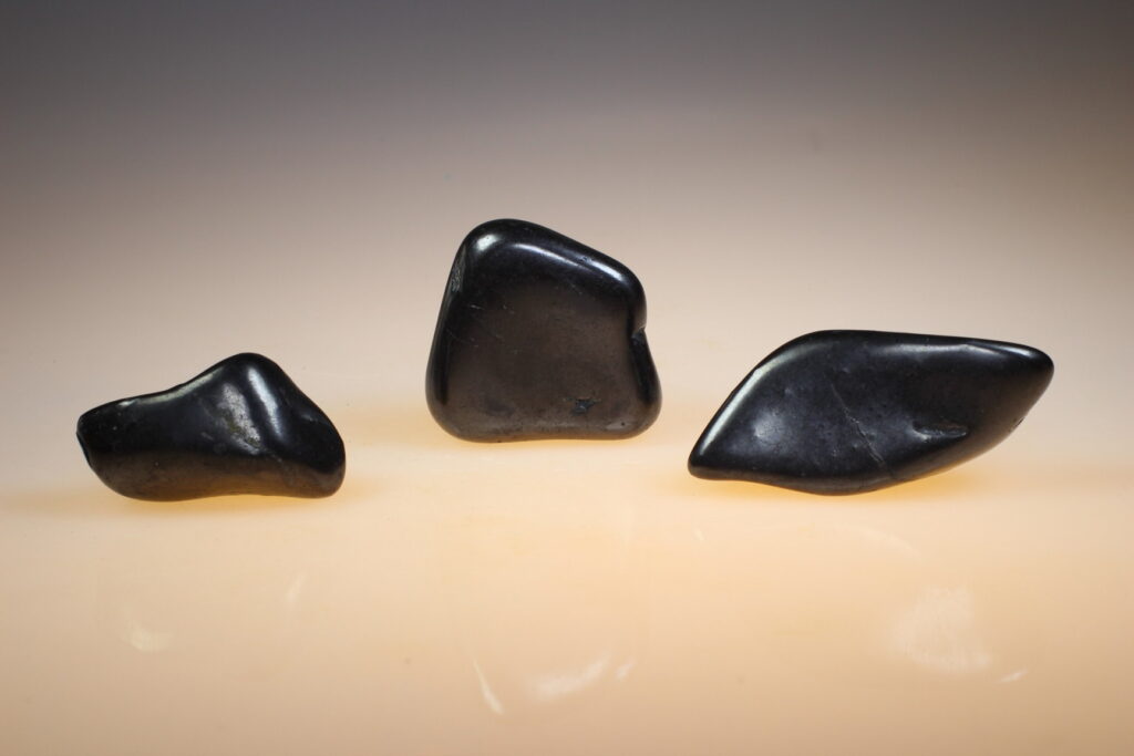 Shungit / Shungite - Lichtpuntje Kristallen